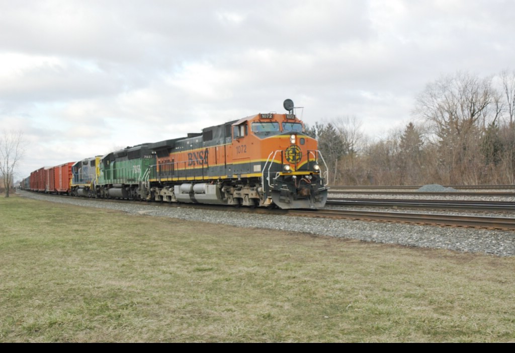 BNSF 1072, East on CSX
